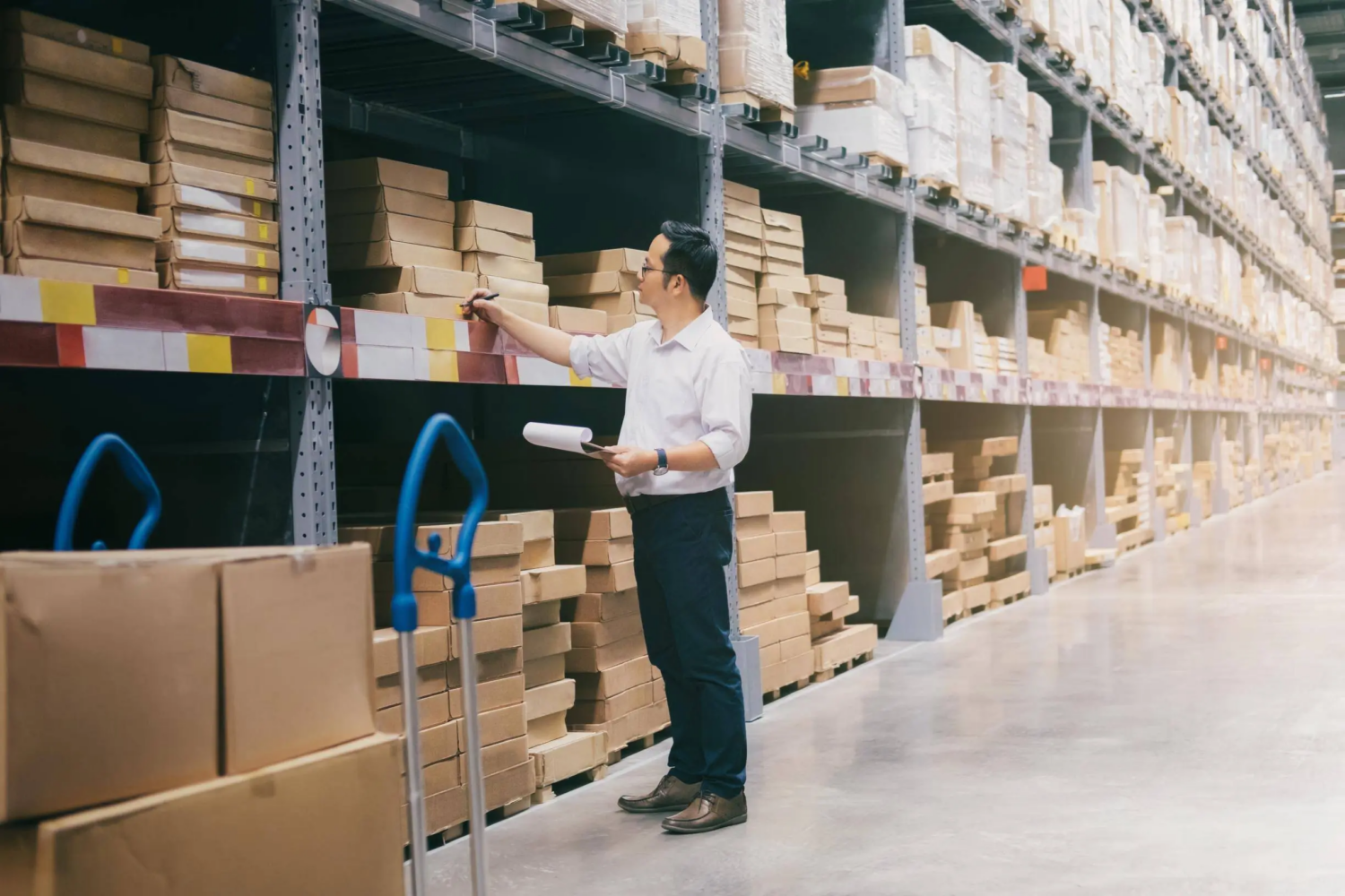 How to Calculate and Reduce Warehouse Storage Costs | Pallite Group